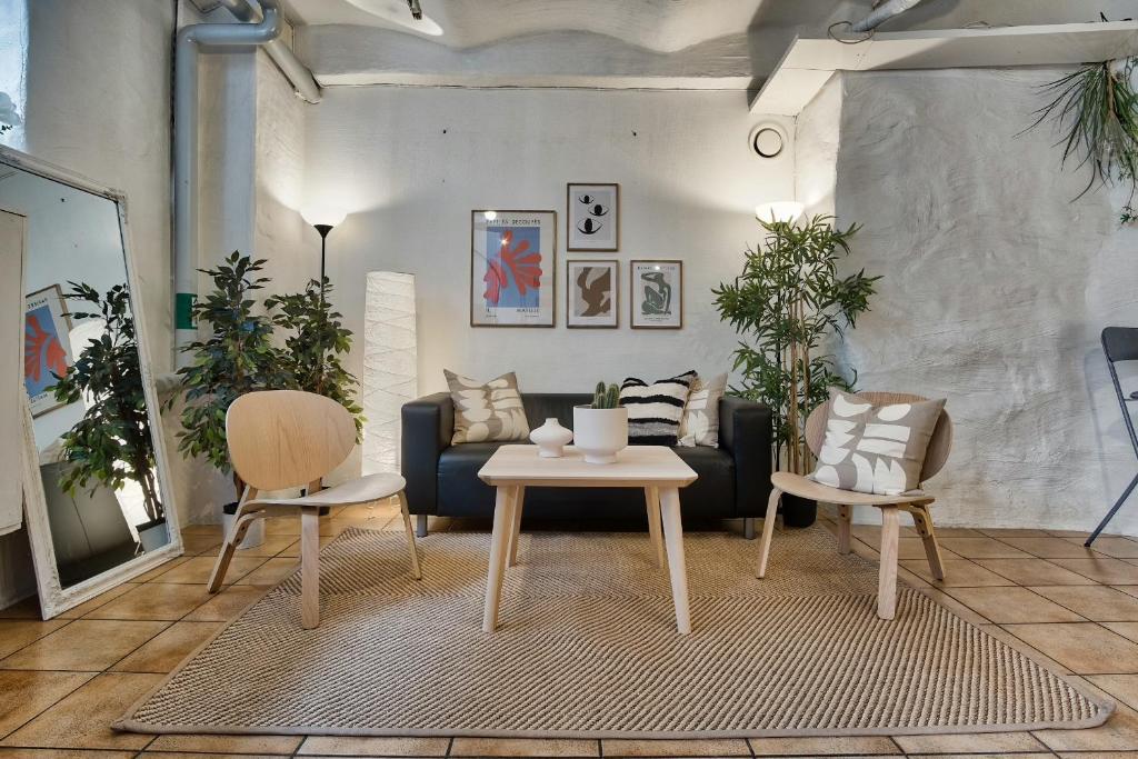Home - Nomad Cave Hostel